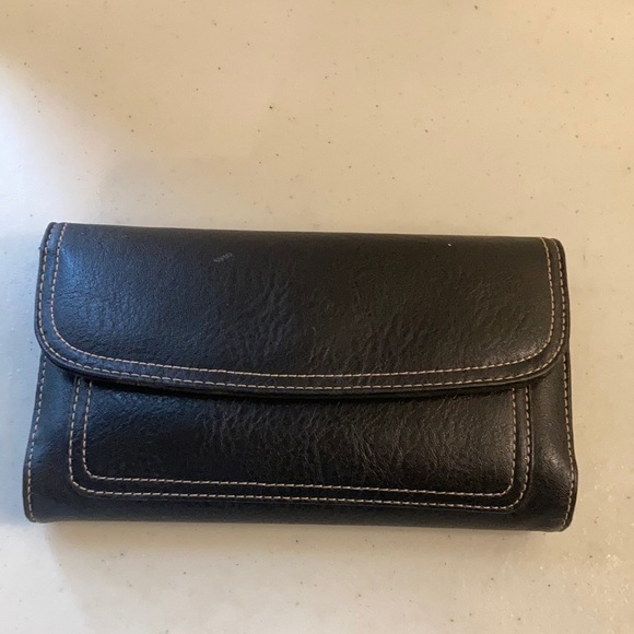 Relic | Bags | Large Relic Black Wallet | Poshmark